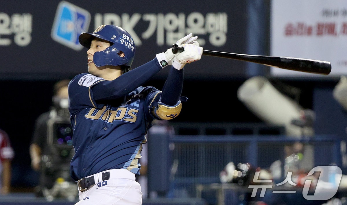 SSG, NC 외야수 김성욱 영입…4R 신인 지명권 + 5천만원 넘겨 - 머니S