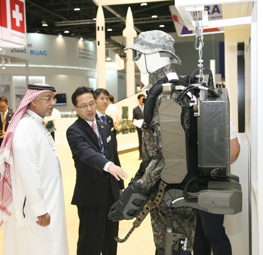 LIG넥스원, 중동 최대 방산전시회 ‘IDEX 2017’ 참가 - 머니S