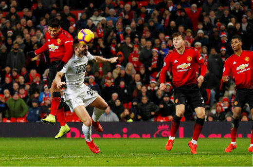 [EPL] 맨유, 린델로프 극적 동점골로 9G 무패… 아스날과 승점 2점차 - 머니S