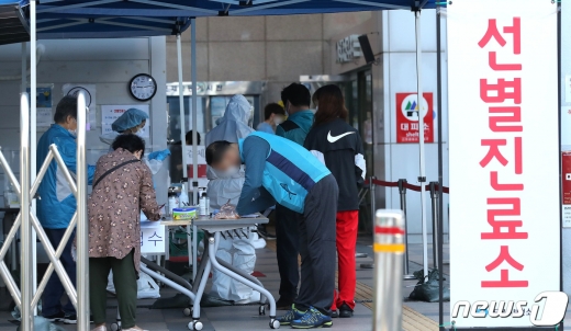 서울 신규확진자 34명…노인요양시설·환경미화원 관련 5명씩 추가 머니s