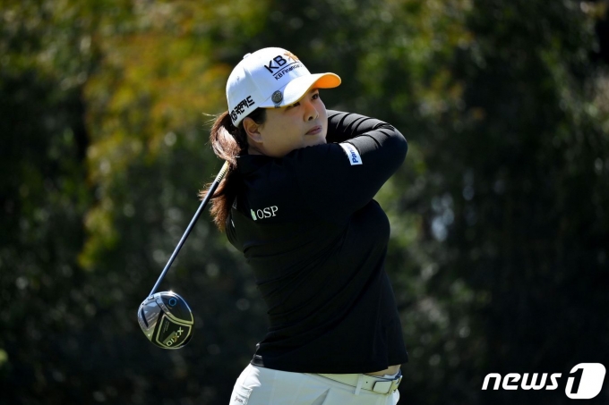 박인비, LPGA KIA 클래식 3R 5타 차 단독 선두…통산 21승 정조준 - 머니S