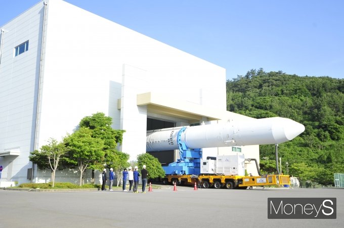 [머니S포토] '누리호' 발사대 인증 시험… 모든 설비 국내 기술 - 머니S