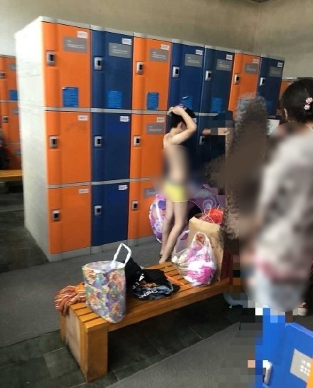 10세 아들 여자탈의실 데려온 무개념 엄마 애가 뭘 알아 머니s