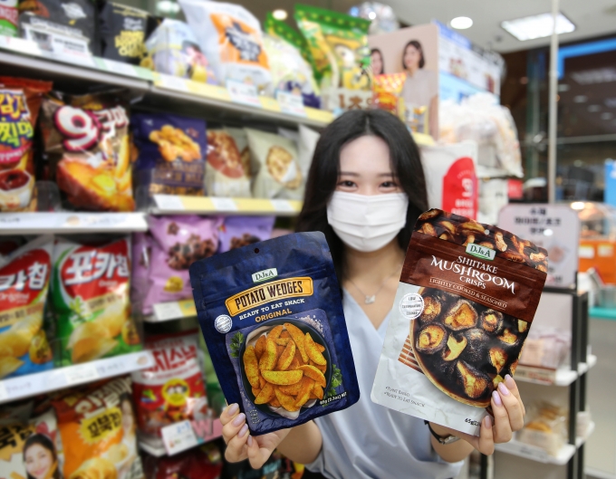 GS25, MZ세대 중심의 '비거니즘' 열풍 맞춰 올해 비건 상품 15종으로 확대 - 머니S