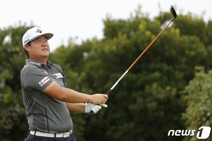 임성재, PGA 플레이오프 1차전 노던 트러스트 3R 17위 유지 - 머니S