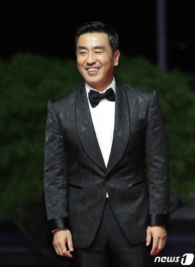 류승룡 "9년만에 본 '내 아내~', 스스로 철들었다 생각 들어" [BIFF] - 머니S