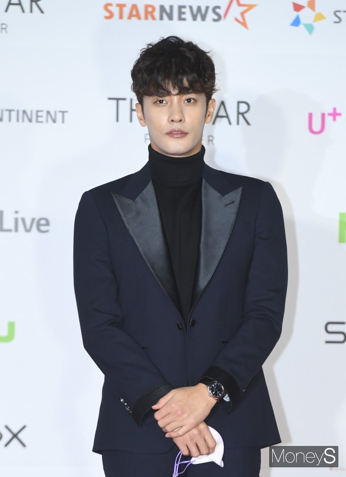 [머니S포토] 성훈, 살짝 긴장한 표정(2021 AAA) - 머니S