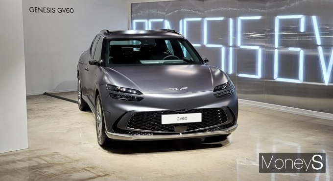 “1회 충전에 451km 달린다”… 자동차 기자의 선택은 ‘제네시스 GV60’ - 머니S