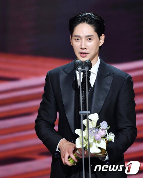[사진] 박성훈, KBS연기대상 TV시네마상 - 머니S