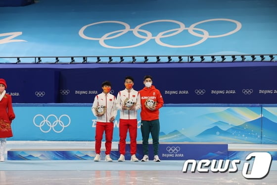 [사진] 쇼트트랙 남자 1000m 시상식 - 머니S