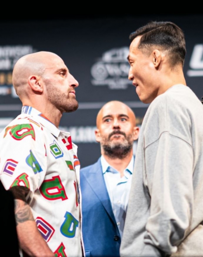 결국 넘지 못한 벽…정찬성, 챔피언 볼카노프스키에게 4R TKO 패배 - 머니S