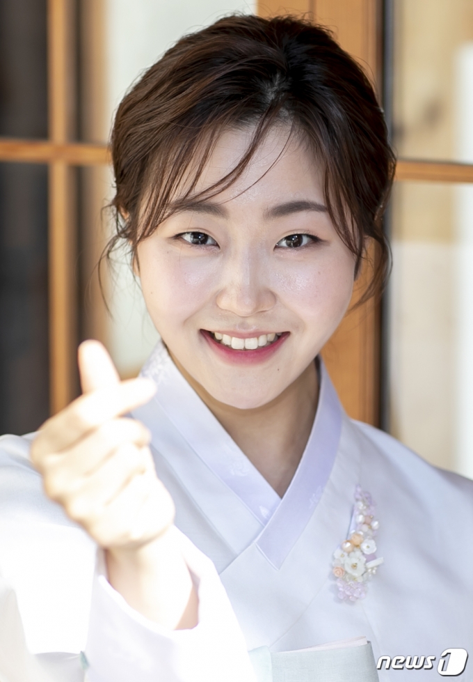 [사진] 서혜원 심쿵 눈맞춤 - 머니S