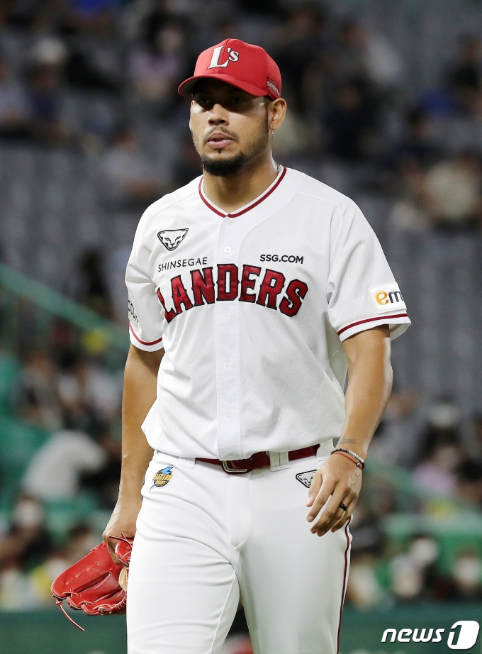 SSG-LG, 1·2위 확정에 주축 선수들 보호…폰트-켈리 등 1군 말소 - 머니S