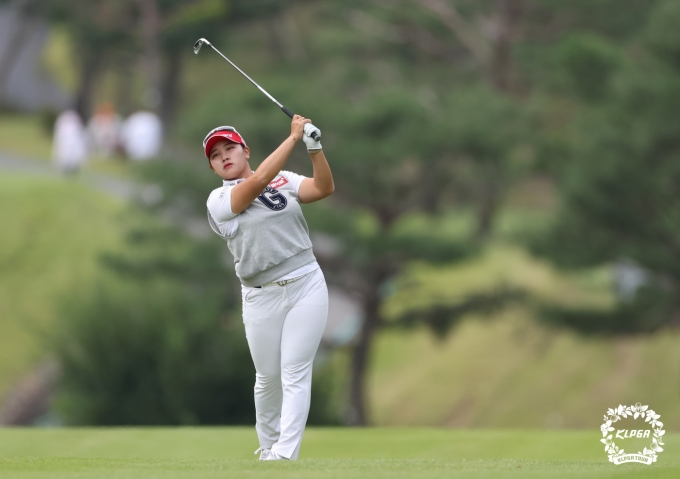 '이글 2개' 김희지, KLPGA 동부건설 챔피언십 첫날 선두 - 머니S