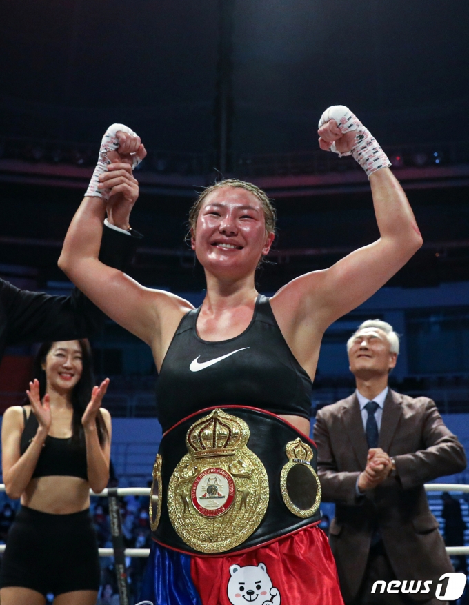WBA 여성 슈퍼페더급 챔피언 최현미, 타이틀 10차 방어 성공 - 머니S