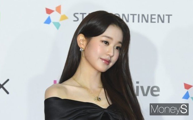 '대세' 아이브 장원영… 2년 연속 '2022 AAA' MC 맡는다 - 머니S