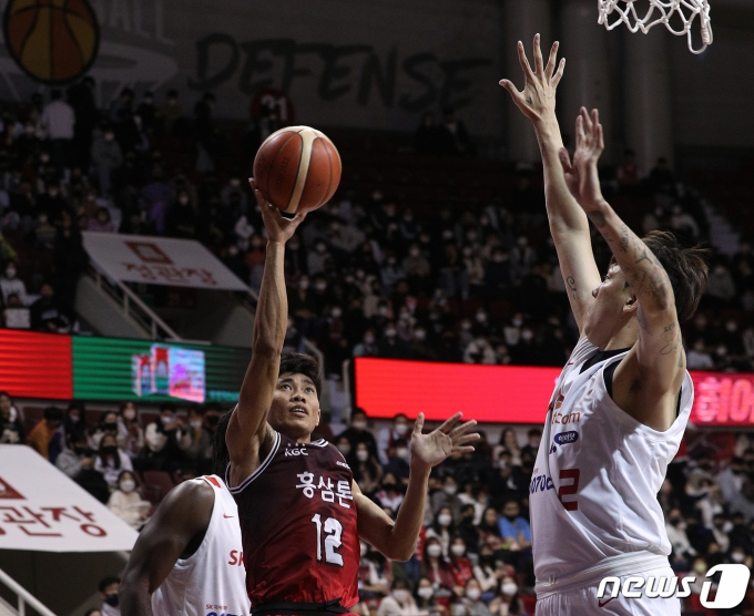 [사진] 맹활약 펼치는 KGC 렌즈 아반도 - 머니S