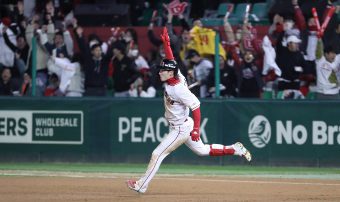 '최지훈 3억·박성한 2억7000만원'… SSG, 2023 연봉계약 완료 - 머니S