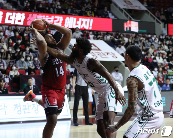 [사진] KGC 스펠맨 '악' - 머니S