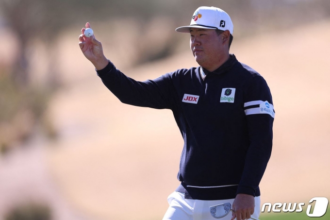 버디만 6개 잡은 임성재, PGA투어 WM 피닉스 오픈 2R 상위권 유지 - 머니S