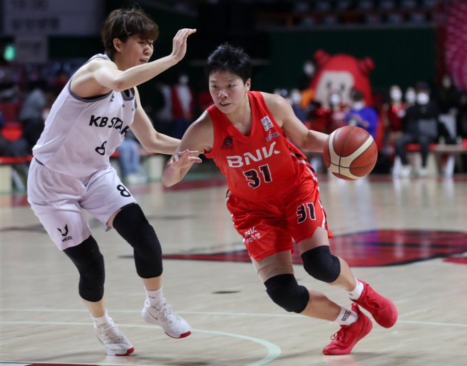BNK 포워드 진안, 여자농구 6R MVP… 개인 통산 두 번째 - 머니S
