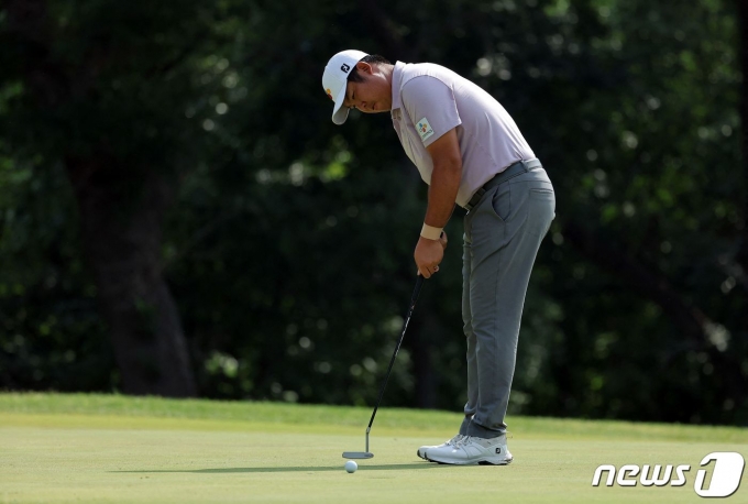 '3번째 톱10 도전' 안병훈, PGA 투어 찰스 슈왑 챌린지 2R 공동 4위 - 머니S