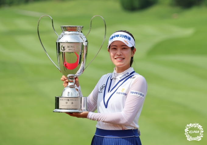 [사진] 박민지, KLPGA 투어 18승 쌓았다 - 머니S