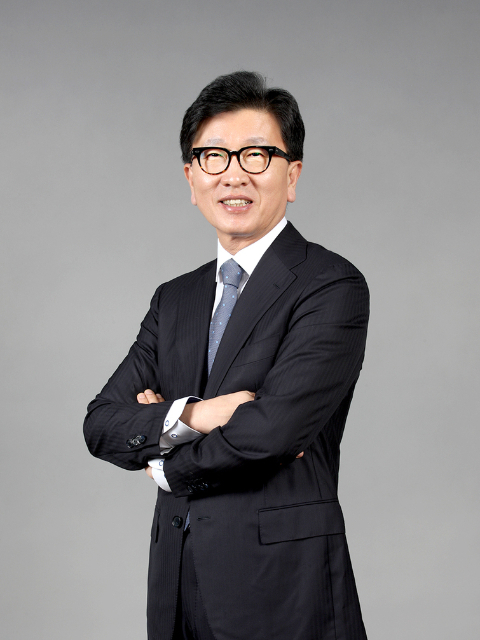 '관료 출신' CEO, 해결사로 나서자… KDB생명, 민원 확 줄었다 - 머니S