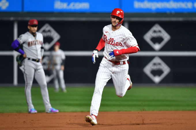 필라델피아, 애리조나 꺾고 NLCS 2연승… 前 SK 켈리, 홈런 3방에 '와르르' - 머니S