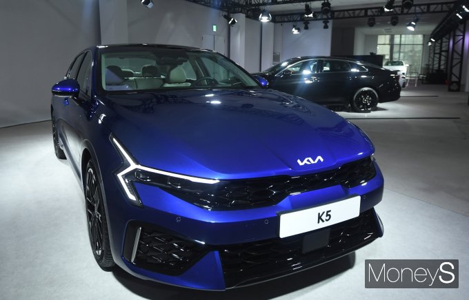 [머니S픽]기아 대표 중형세단 '더 뉴 K5' 공개…2784만원부터 - 머니S
