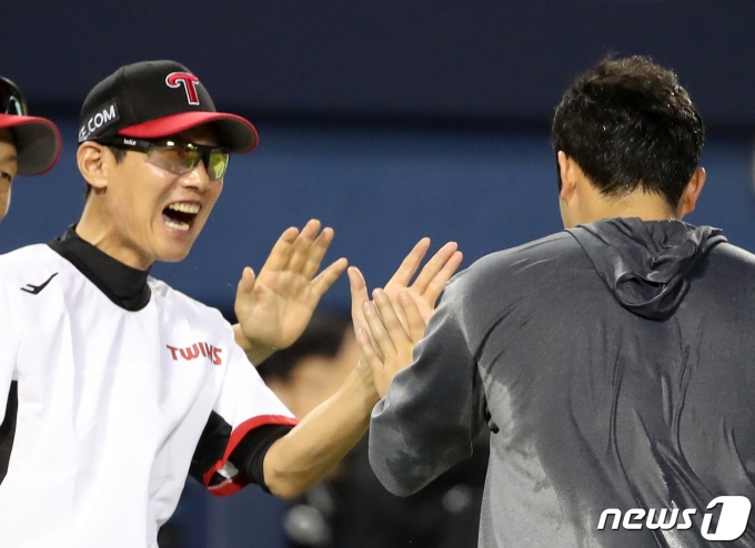 결국 끝장 승부 벌이는 KT-NC…웃고 있는 정규시즌 1위 LG[PO] - 머니S