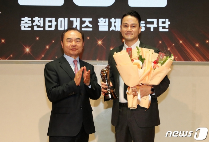 [사진] 2023 KWBL MVP 조승현 - 머니S