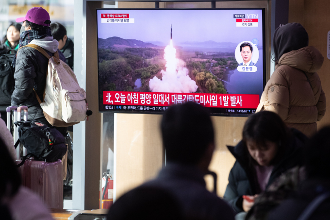 합참 "北, ICBM 고각발사·1000㎞ 비행"… 이틀 연속 미사일 도발 - 머니S