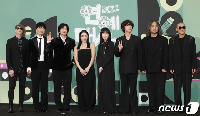 [사진] YB·최정훈·립제이·모니카, KBS 연예대상 왔어요 - 머니S