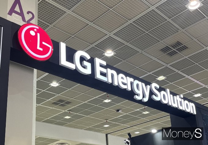 LG엔솔 2023년 4Q 매출·영업익, 전 분기보다 떨어져(상보) - 머니S