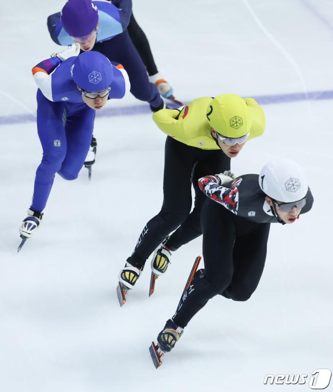 [사진] 박지원 '1000m 출격' - 머니S