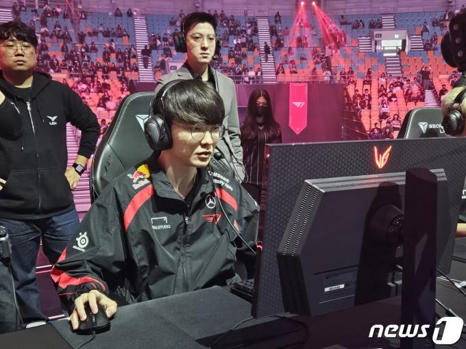 다전제 강팀 T1 3세트 집중력 유지하며 勝…결승까지 한걸음 머니s