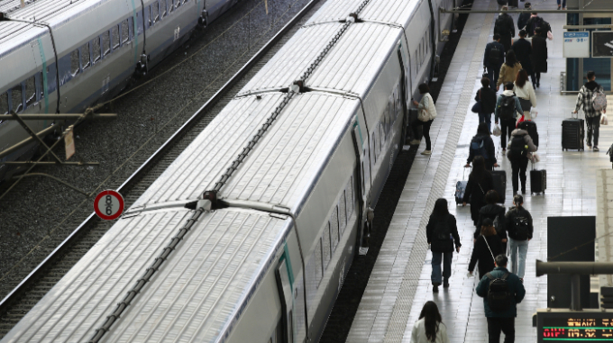 서울역서 KTX·무궁화호 열차 '쿵'… 승객 287명 전원 하차 - 머니S