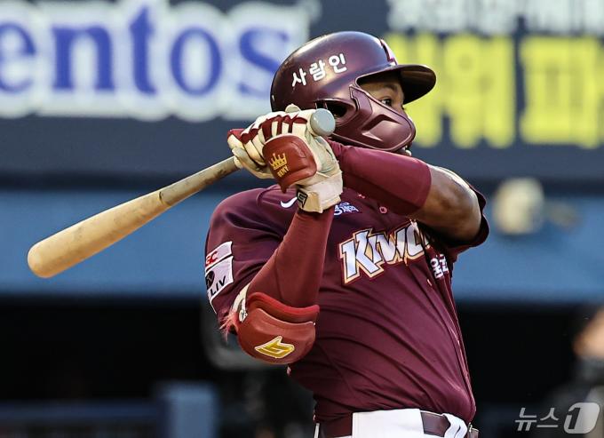 '도슨 쐐기 3점포' 키움, SSG 7-2로 꺾고 6연패 탈출 - 머니S