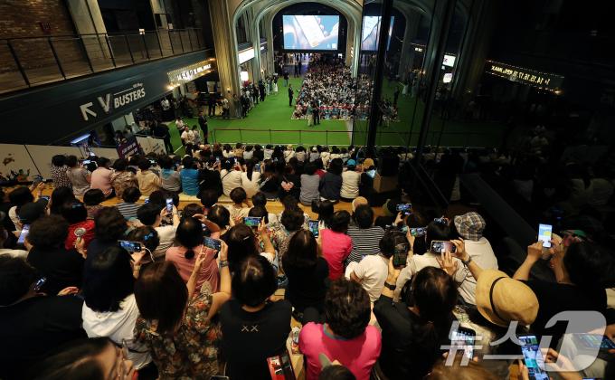 [사진] 용산 CGV를 가득 메운 '영웅시대' - 머니S