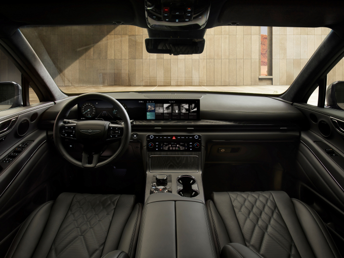 제네시스, 'GV80 블랙' 부산서 공개…화려함 대신 담백함 담았다 - 머니S