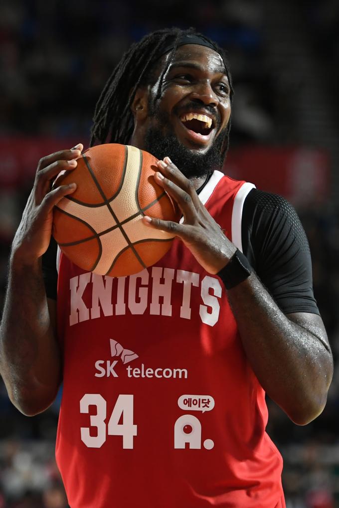 '워니 시즌 1호 트리플더블' SK, KCC에 36점 차 대승 - 머니S