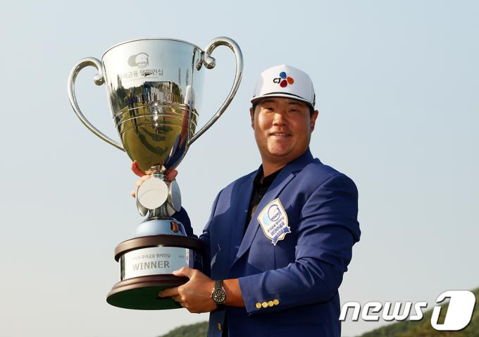 임성재, KPGA 26년 만의 대업 도전…우리금융 챔피언십 3연패 노린다 - 머니S