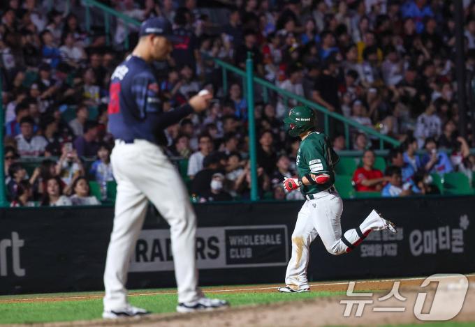 롯데 벨라스케즈, SSG전 3피홈런 6실점 부진…ERA 8.87 - 머니S